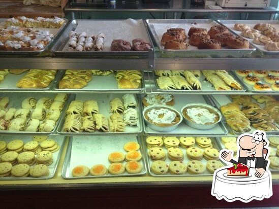 Becker's Donuts & Bakery in Fairview Park - Restaurant menu and reviews