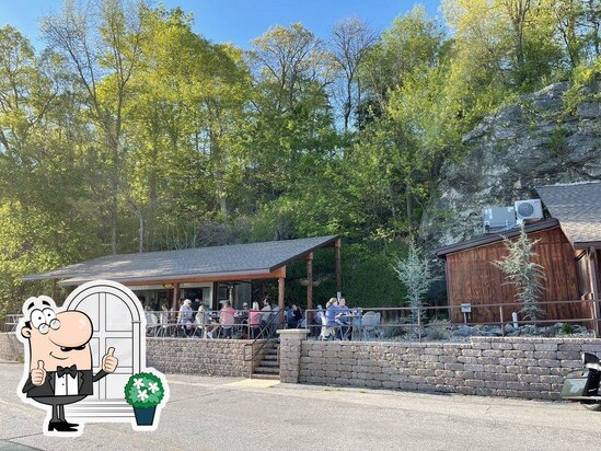 Undercliff Grill & Bar in Joplin - Restaurant menu and reviews