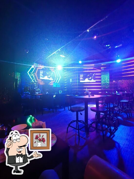 Cosmo Manila Bar, Abu Dhabi - Restaurant menu, prices and reviews