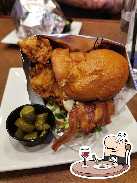 Beaks Chicken (Confederation Park Saskatoon), Saskatoon - Restaurant ...