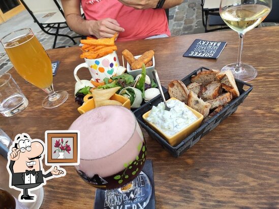 Les Sales Mômes pub & bar, Lille - Restaurant menu and reviews