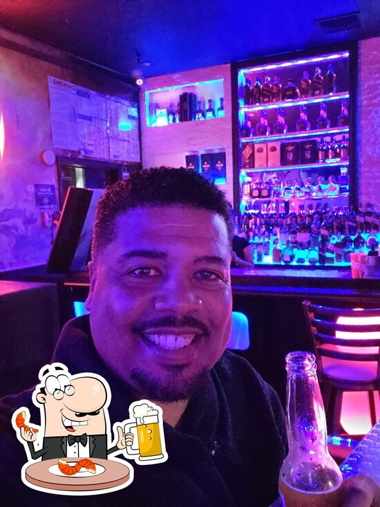Phoenix Bar & Lounge in New York City - Restaurant menu and reviews