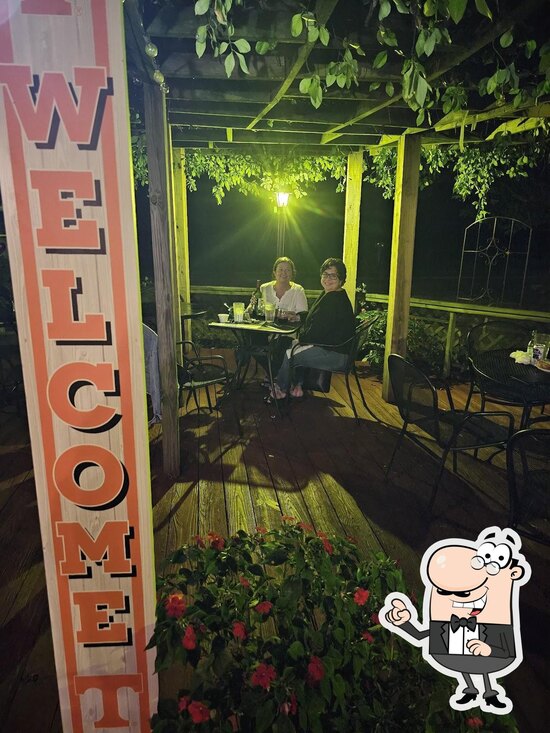 C J Papadops - Restaurant menu, prices and reviews