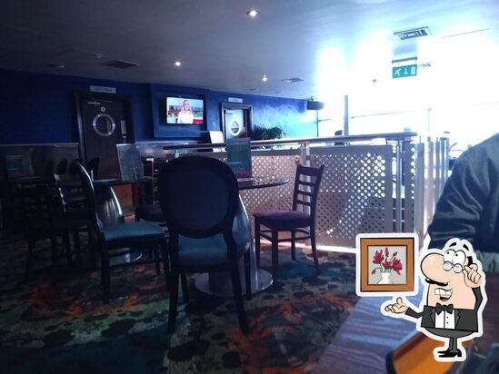 The Square Sail - JD Wetherspoon in Lincoln - Restaurant menu and reviews