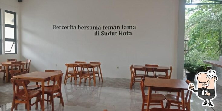 Café Sudut Kota Coffee & Space, Cibadak - Opiniones del restaurante