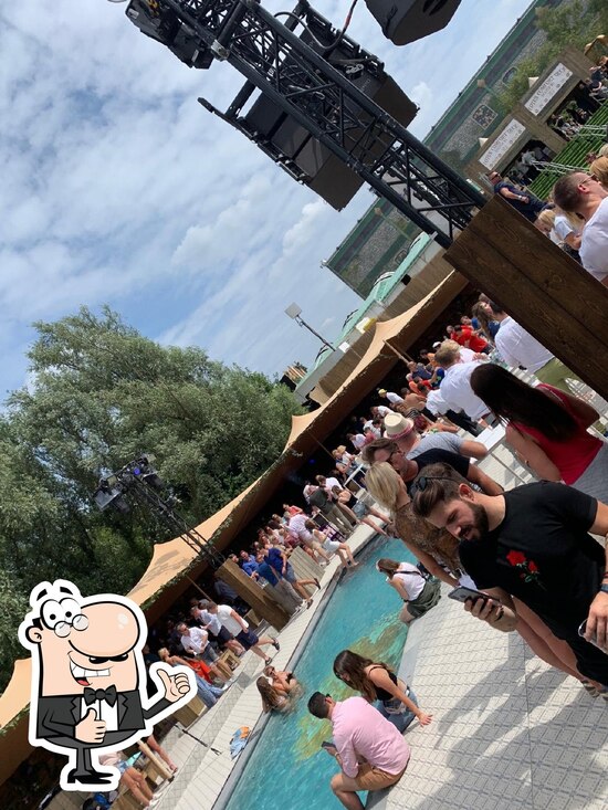 Menu au VIP Tomorrowland, Boom