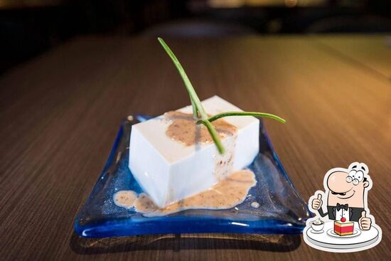 Menu at Ninki Sushi and Sake Lounge restaurant, Toronto