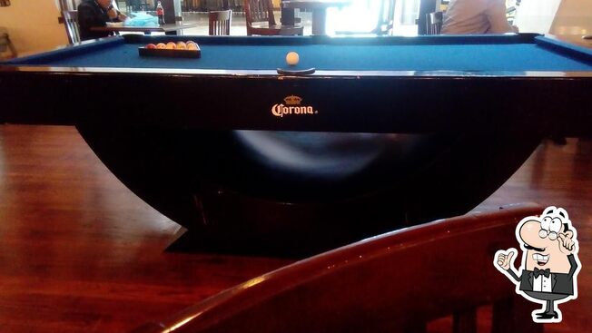 Henry J Bean's Bar and Grill, Manila