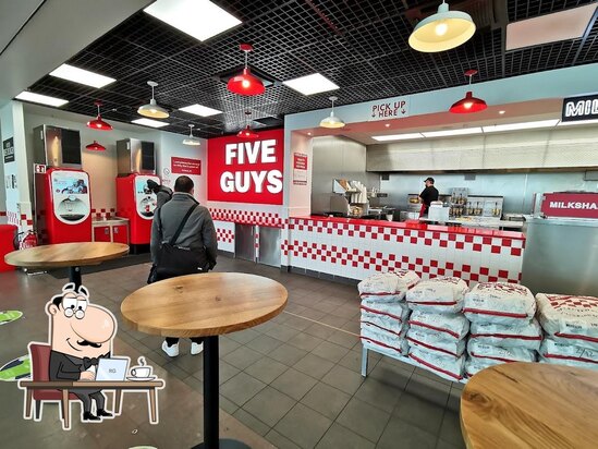 Five Guys Rome Termini restaurant, ROM, Roma Termini ...