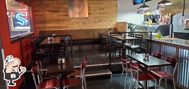 Eight Ball Cafe, Everett - Restaurant menu, prices and reviews