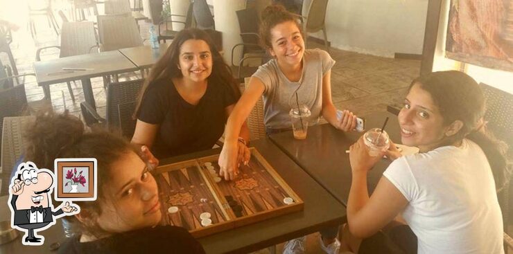 COFFEE TOWN, Larnaca, Georgiou Griva Digeni 29 - Restaurant reviews
