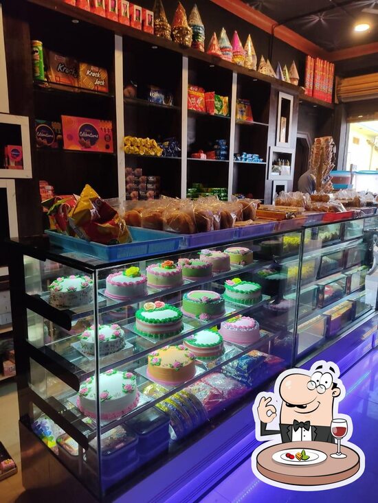 FAMOUS BAKERY & CAKE HOUSE establishment – menu, prices & reviews