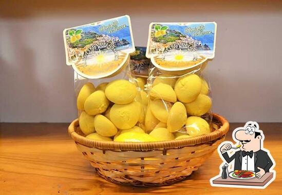 La Bottega del Limone di Andrea Pansa & C. S.A.S pub & bar, Amalfi ...