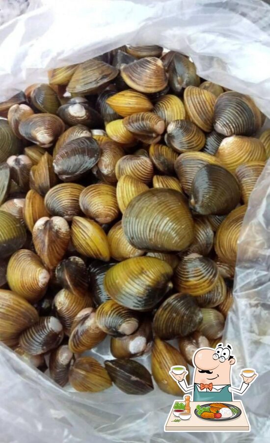 Aneka seafood sungai (udang satang, udang sungai, seluang batang, remis ...