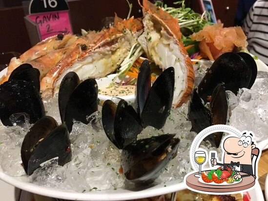 Kelly's Motor Club Hotel in Cranbourne - Restaurant menu and reviews