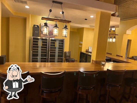 Decanter Lounge, Ridgecrest - Restaurant menu, prices and reviews