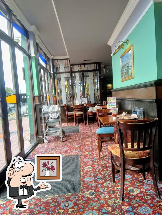 Moon & Starfish - JD Wetherspoon, Clacton-on-Sea - Restaurant menu ...