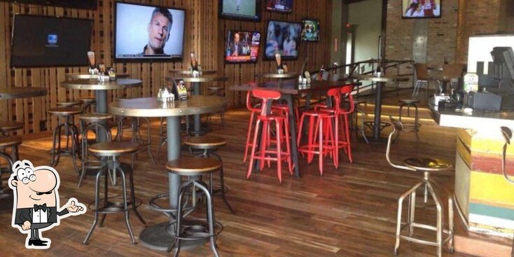 Menu at Bombshells pub & bar, Pflugerville