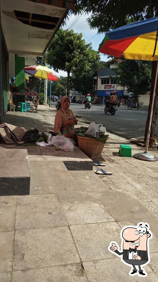 Jajan Tradisional Yuri(yu Ribut), Purbalingga - Menú del restaurante ...