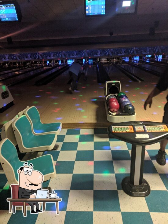 Four Seasons Bowling Center in Alexandria - Restaurant reviews