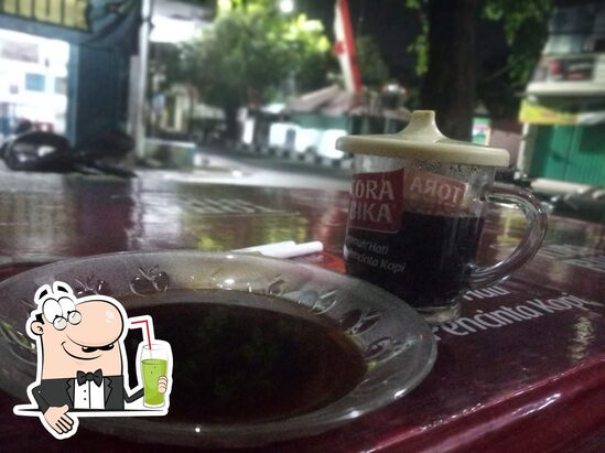 Warkop "Mbénjeng" cafe, Surabaya, MQXG+R8P - Restaurant reviews