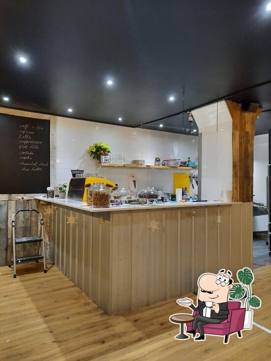 Café la lune, Montréal - Restaurant menu, prices and reviews