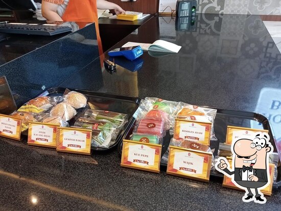 Holland Bakery Rungkut Madya, Surabaya - Restaurant menu, prices and ...