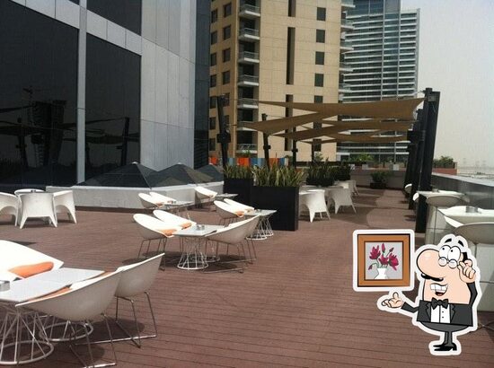 Infiniti pub & bar, Dubai, Radisson Blu Downtown - Restaurant reviews