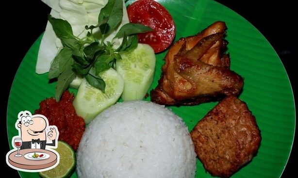 Menu at Lalapan Semeton Bali restaurant, Semarapura