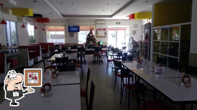 Pollo Feliz Express restaurant, Campeche, Av Patricio Trueba de Regil ...