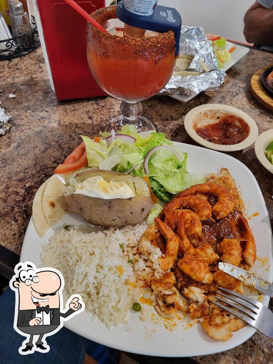 La Casa Sol Y Mar in Paramount - Restaurant reviews