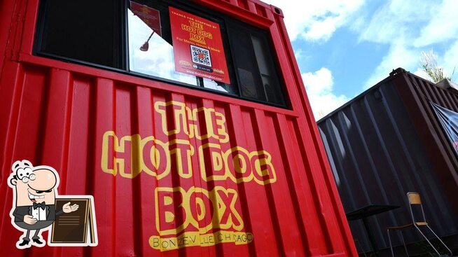 The Hot Dog Box Bronzeville in Chicago - Restaurant menu and reviews