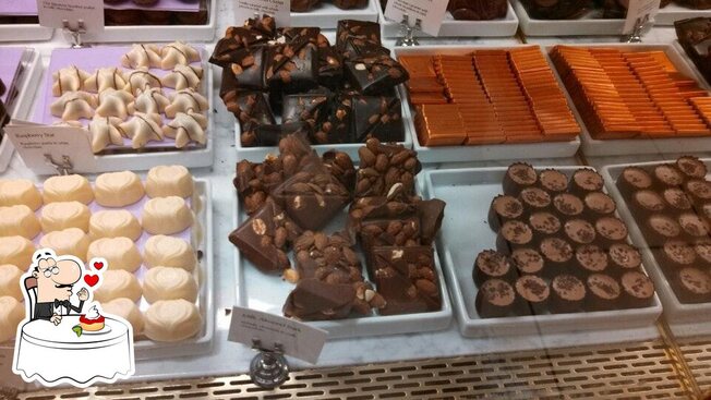 Menu at Godiva Chocolatier desserts, Edina