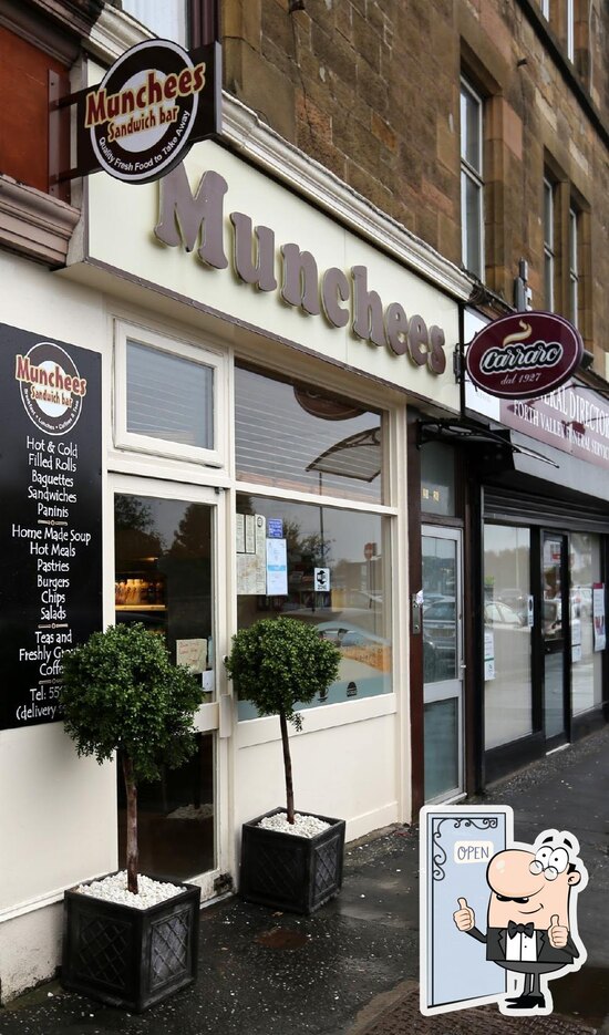 Menu at Munchees cafe, Larbert