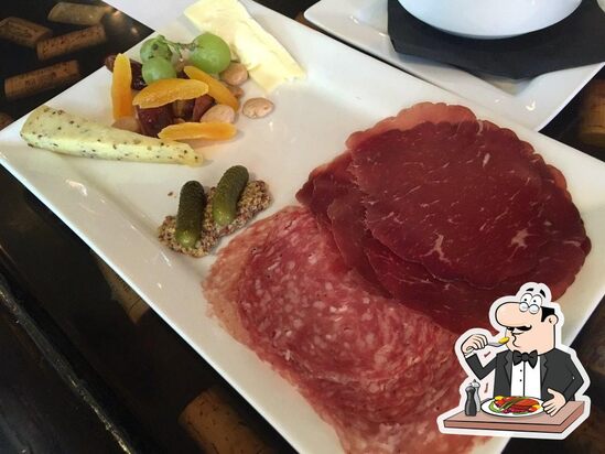 Robust Bistro & Wine Bar in Webster Groves - Restaurant menu and reviews
