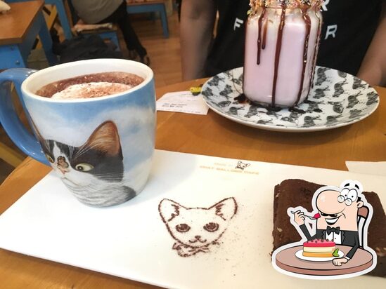 Chat Mallows Café Age limite: 6+ only, Paris, 30 Rue des Volontaires ...