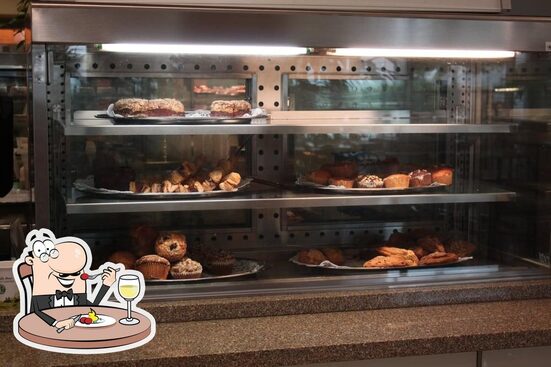 Dining Commons at Ronald Reagan UCLA Medical Center in Los Angeles ...