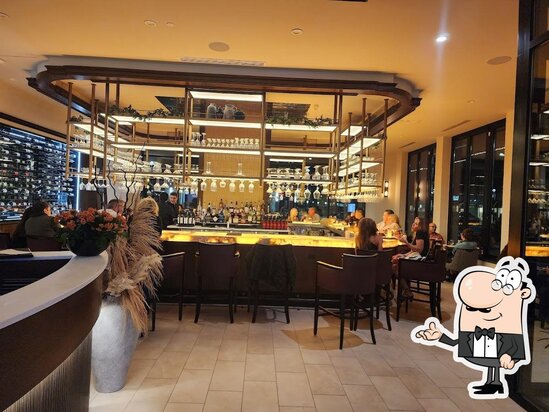 Pella Signature, Burr Ridge - Restaurant menu, prices and reviews