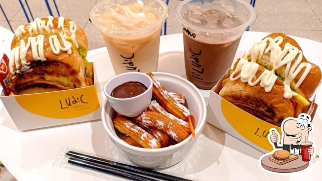 Ludic Cafe Kendangsari, Surabaya - Restaurant reviews