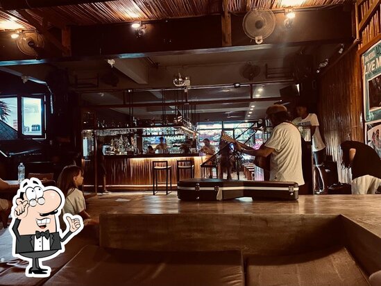 Yacht Wreck Bar, El Nido - Restaurant menu, prices and reviews
