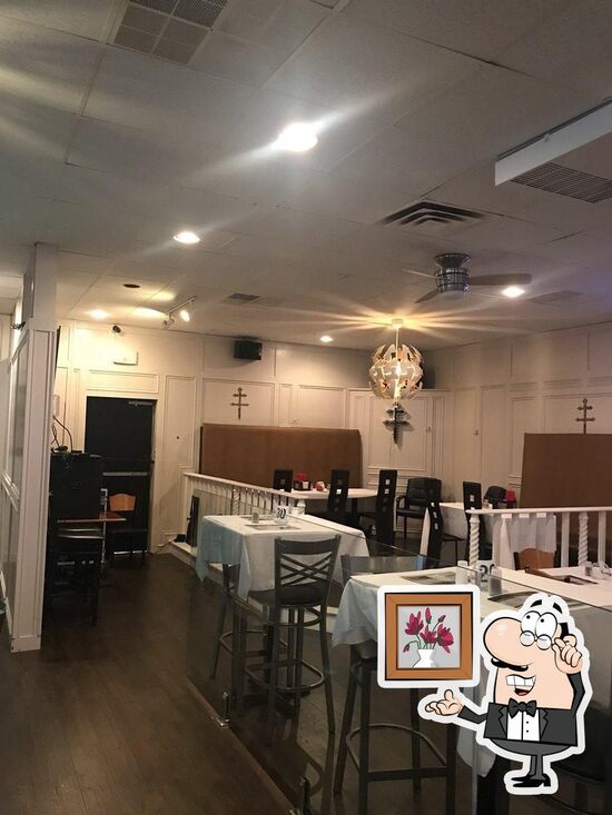 Illusions Bar & Grill, Indianapolis - Restaurant menu, prices and reviews