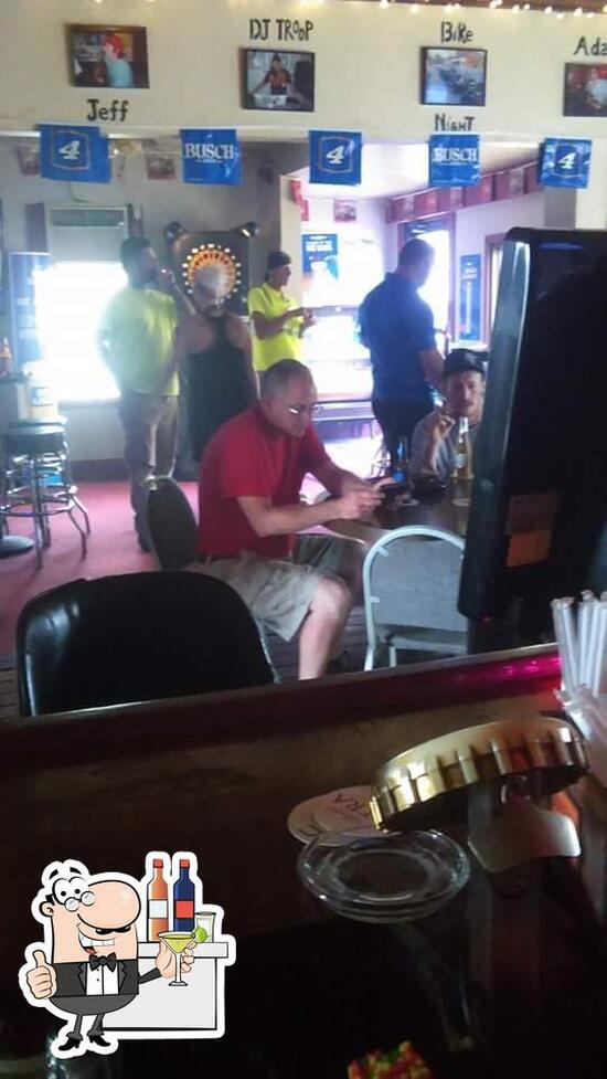 Half Moon Saloon in Greendale - Restaurant reviews