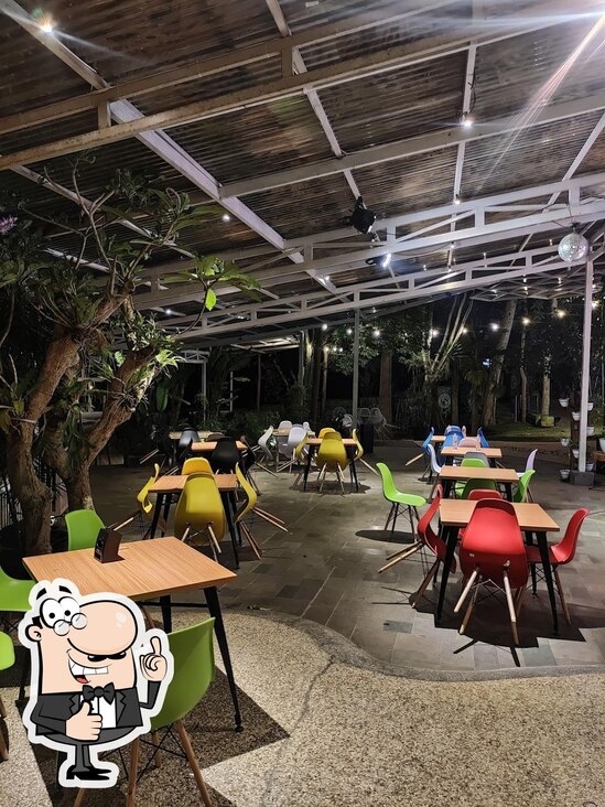Kafe Tebing cafe, Jember - Restaurant reviews