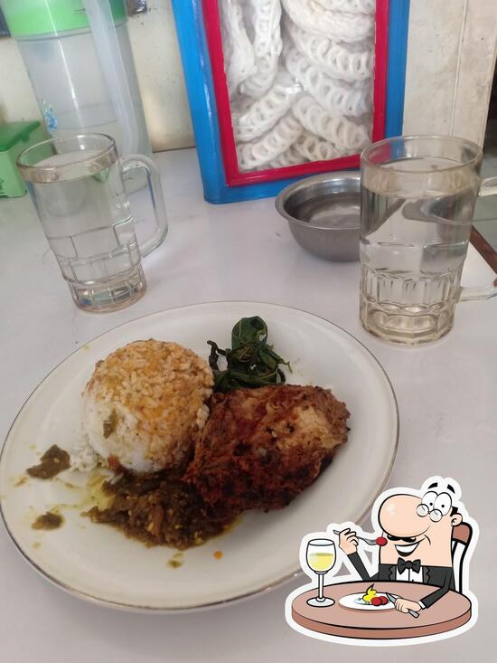 Restaurante RM Karunia Jaya Kalideres, West Jakarta - Opiniones del ...