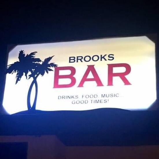 Brooks Bar in Riverside - Restaurant reviews