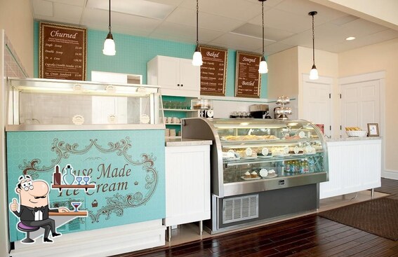 A Cupcake Social, Minneapolis - Restaurant menu, prices and reviews