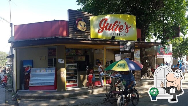 Menu at Julie's Bakeshop, Moalboal, W9QV+56V