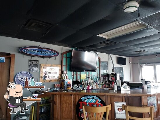 10th Street Bar & Grill, Surf City - Restaurant menu, prices and reviews