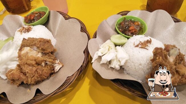 Menu at AYAM GEPREK & ANGKRINGAN PAK DHE MOMON - PADANG restaurant, Padang