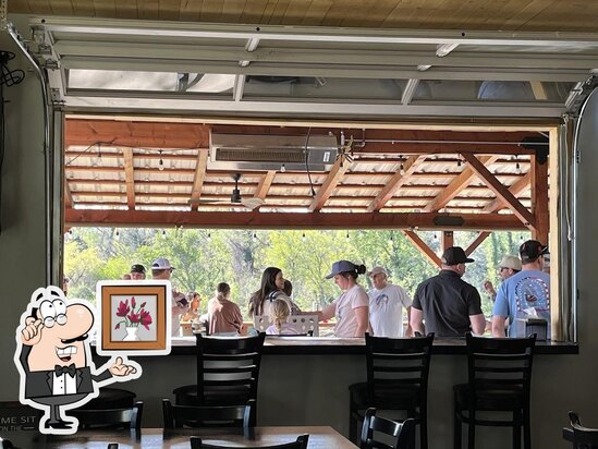 E's Locker Room, Red Bluff - Restaurant menu, prices and reviews